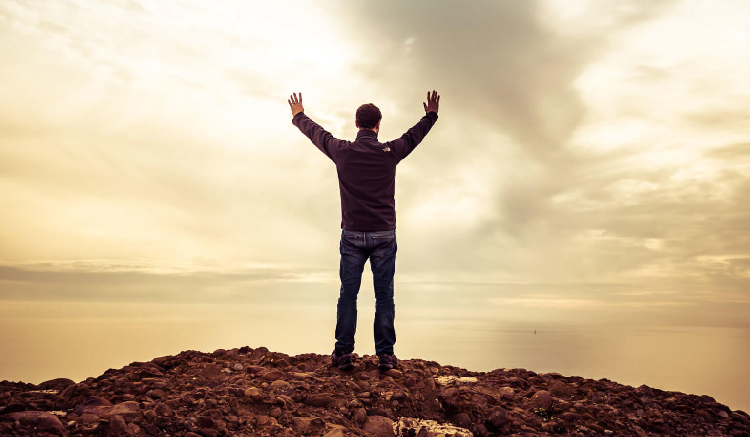 El Tremendo Poder en el Nombre de Jesús - Joyce Meyer Ministries - Espanol